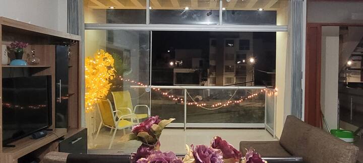 Departamento En Condominio. Vigilancia 24 Horas - Chiclayo
