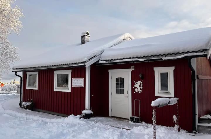 Mysiga ”Stuga Backnära” - Granne Med Skidbacken! - Järvsö