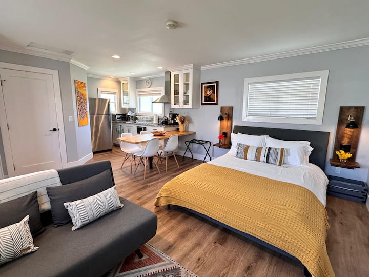 Studio W/ Backyard Near La Jolla & Pacific Beach - San Diego