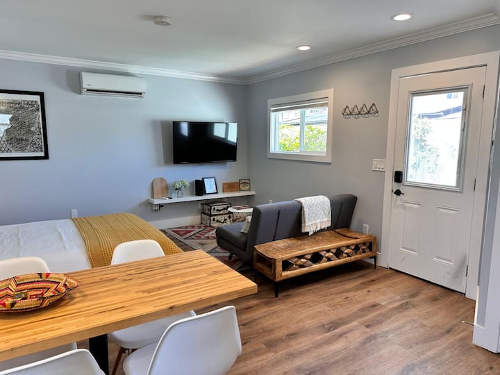 Private Studio Near La Jolla & Pacific Beach - San Diego, CA