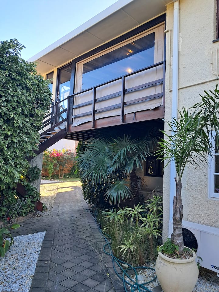 Oak Tree Cottage 1 Bedroom Unit - Prime Location! - Gqeberha