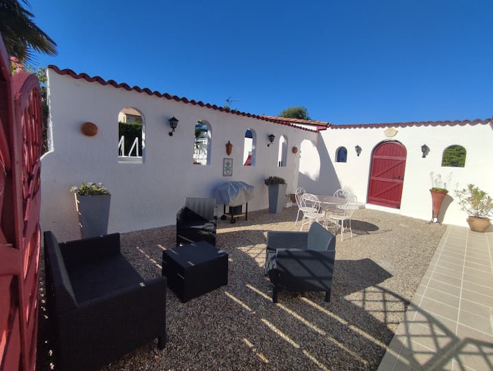 Meublé Cocooning  Piscine , Jacuzzi à La Campagne! - Château de Neuvic