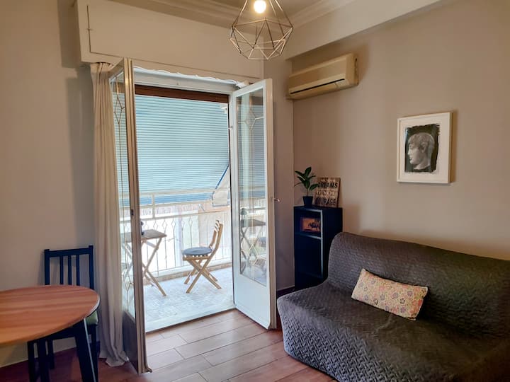 Chic Apartment Close To Acropolis - Athens