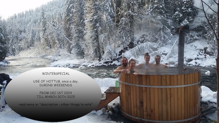 Hide Out At The Foot Of Monashees - Canada