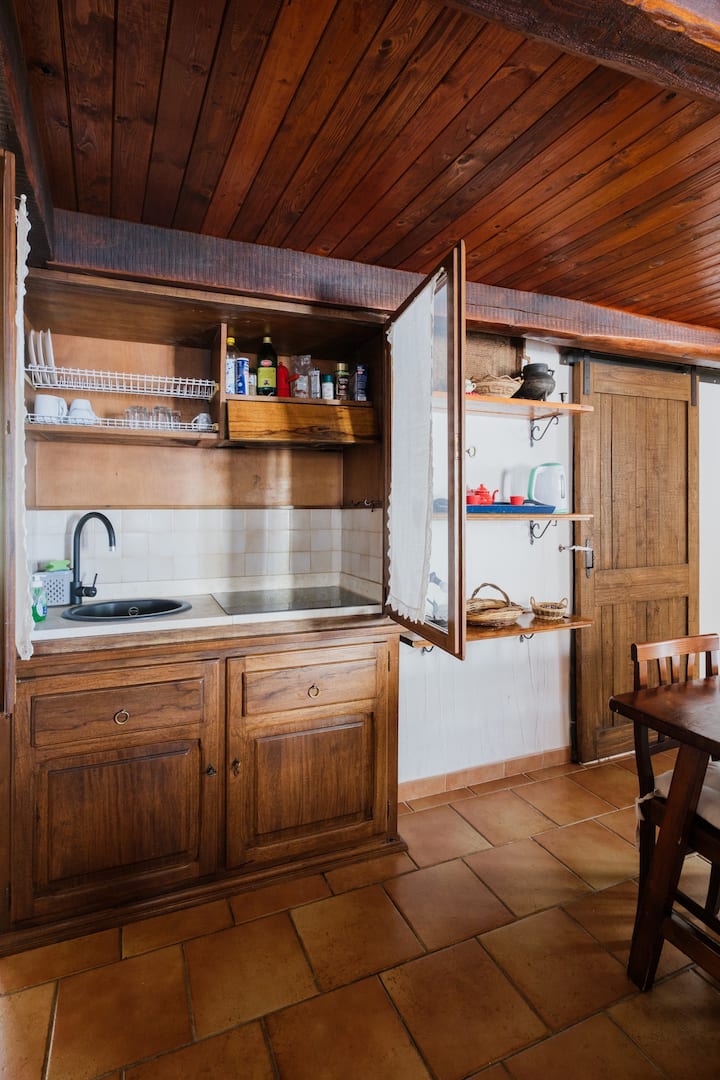 Romantica Casa Vacanze Nel Centro Storico Di Olbia - Olbia