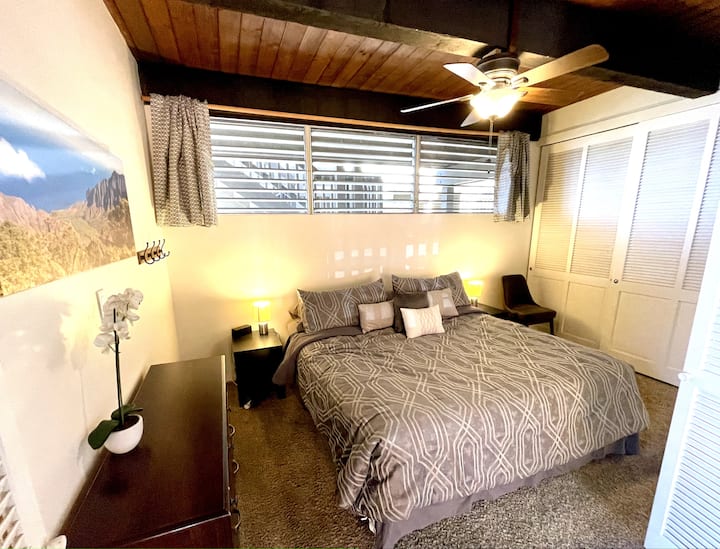Studio Sakai • In The Heart Of Kona! - Kailua-Kona, HI