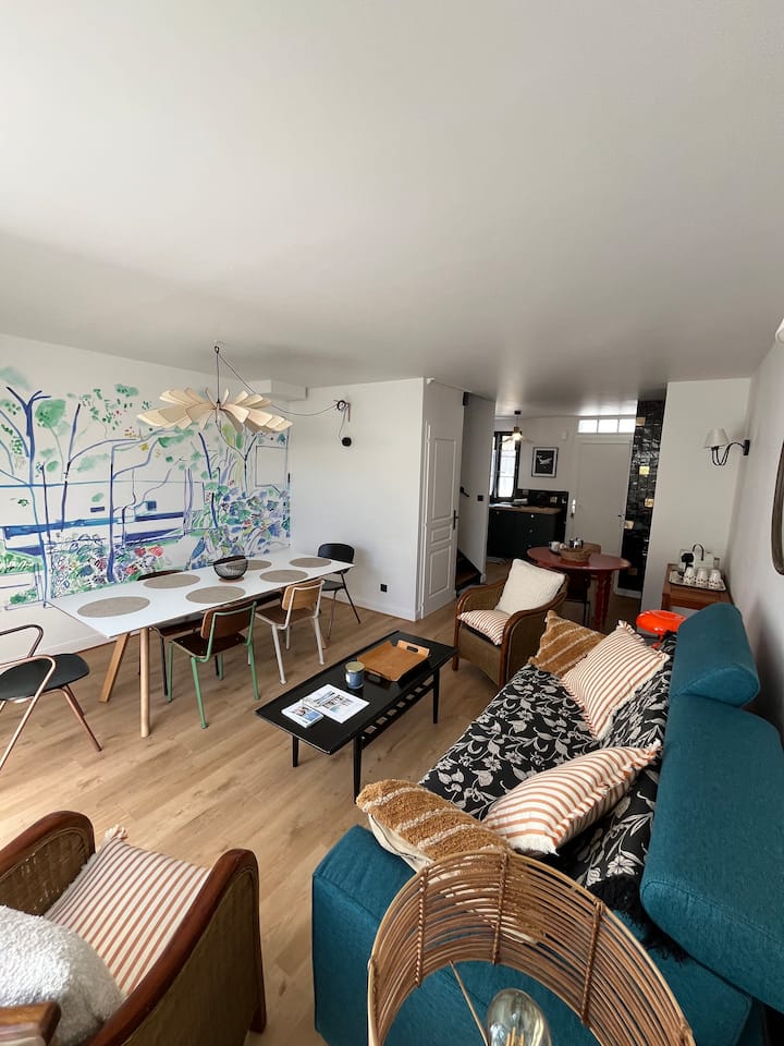 Maison De Village Avec Patio Privatif & Parking - La Flotte