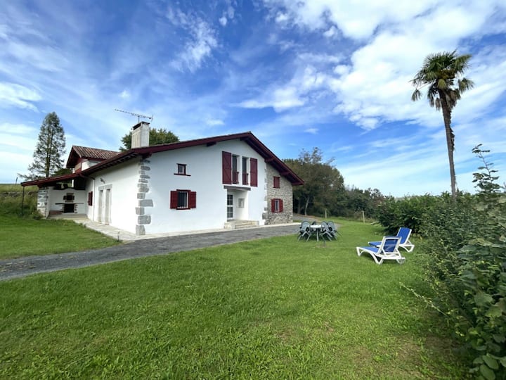 Pays Basque : Gîte Spacieux Et Calme - Bidarray