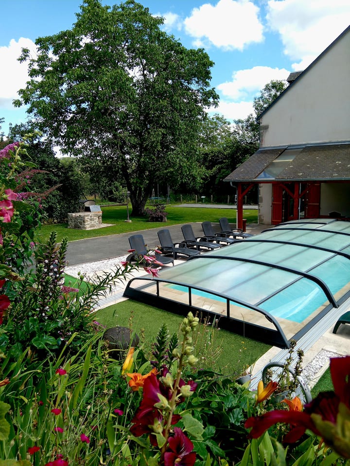 Maison à La Campagne Avec Piscine - Aubusson