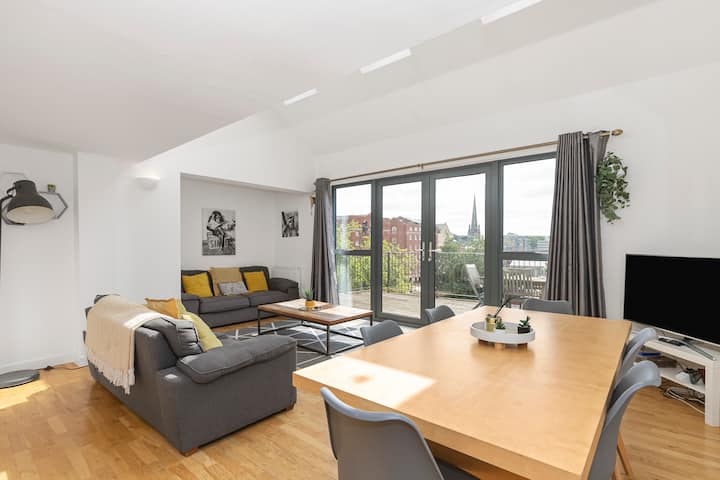 Luxury Penthouse City Centre Apartment And Parking - Bristol