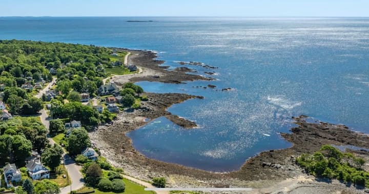 Panoramic Sea Views • Oceanic Hot Tub • Epic Food - Portland, ME