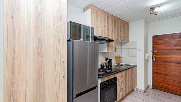 A Peaceful Studio Apartment In Melville - Johannesburg