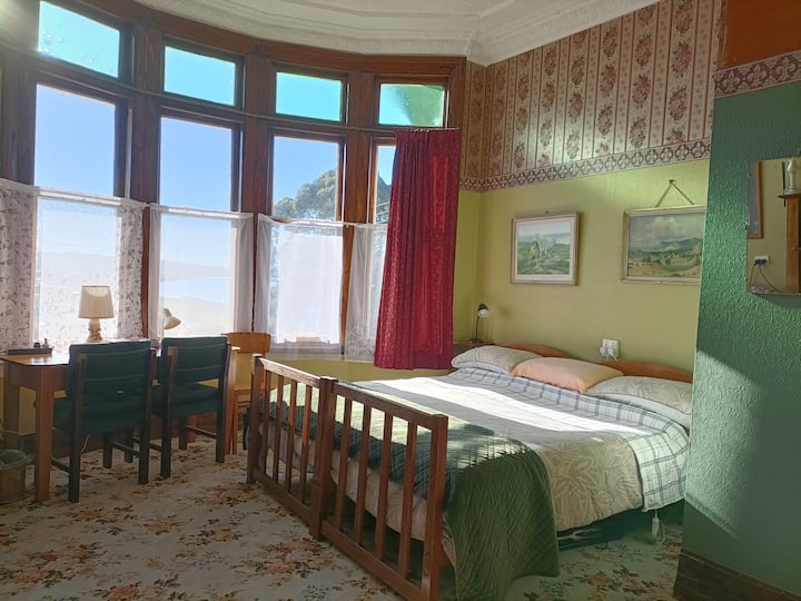 Room 1 Frederick Ongley - Oamaru