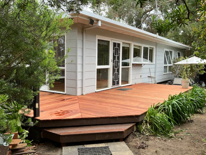 Secluded Beach Cottage Surrounded By Trees - Inverloch