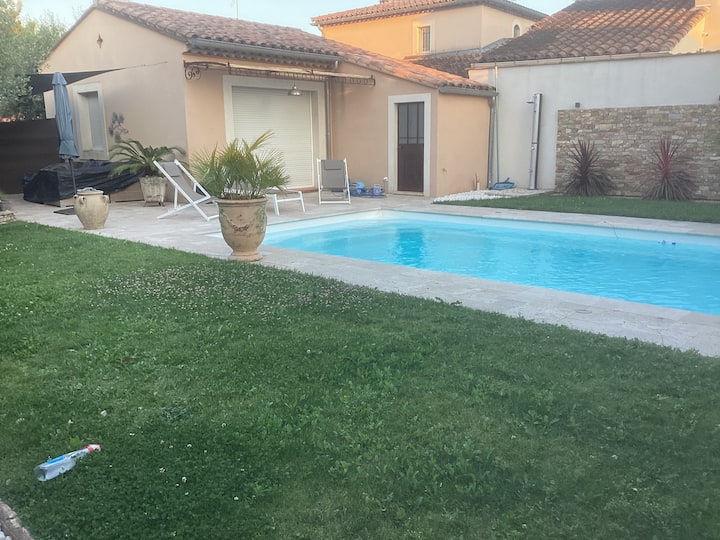 Studio 30m2 - Aviñón