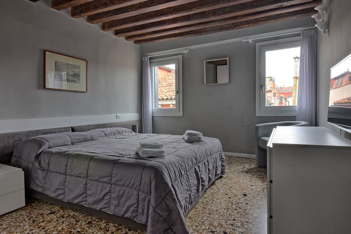 Third Floor Sunny And Central, 2 Doubles - Venecia