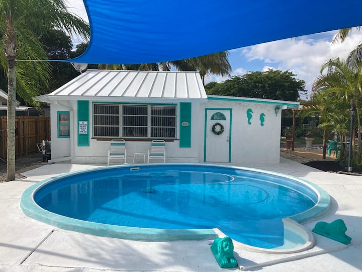 Private Cabin King Bed Free Parking 2 Miles 2beach - Pompano Beach, FL