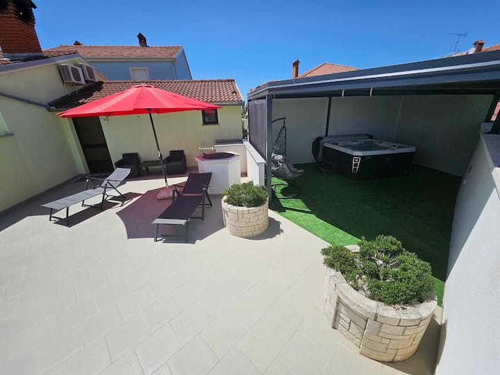 Spa Apartment - Pool And Jacuzzi - Pola