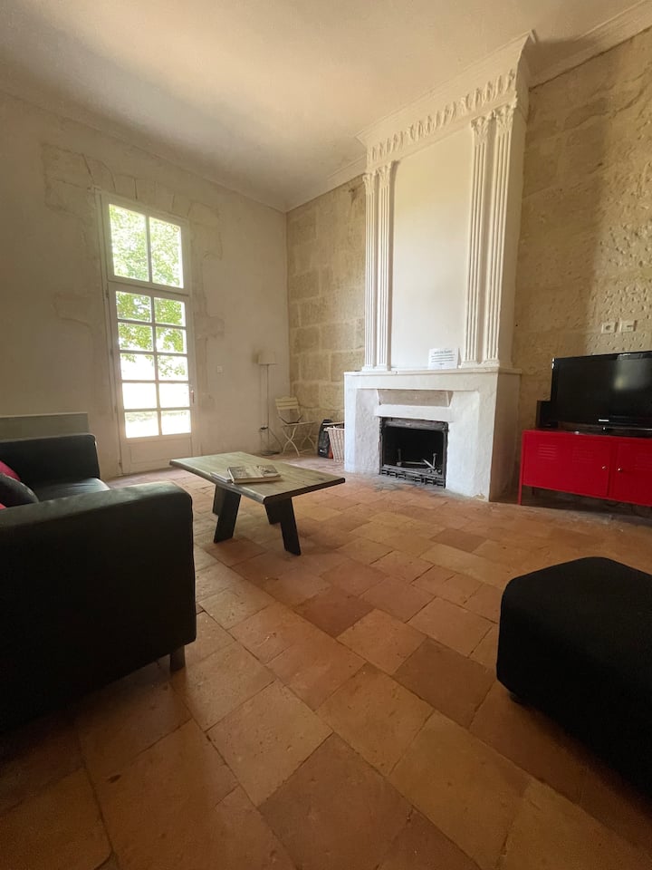 Gite De La Tour- Cheminée -Au Coeur Des Vignes - Saint-Gilles