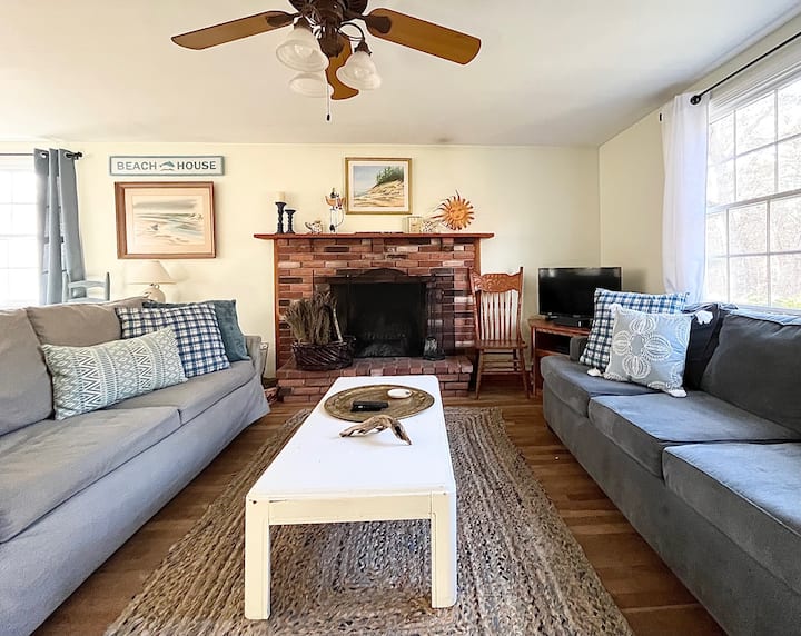 Eastham Home, Short Walk To 2 Bay Beaches - Eastham, MA