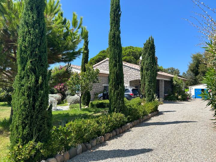 Appartement In Villa In Direkter Strandnähe - Cargèse