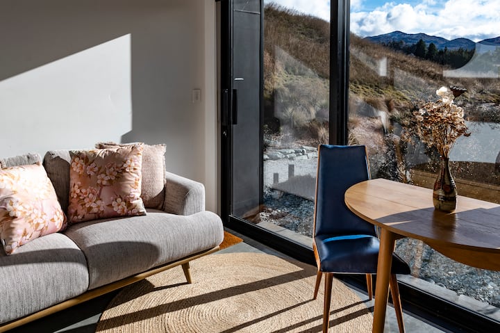 Kiwi Chalet - Queenstown, New Zealand