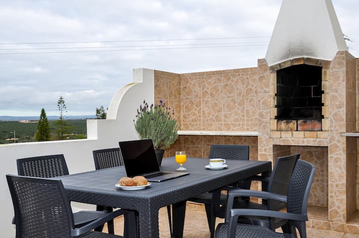 3 Br Villa Terrace W/ Barbecue For Al Fresco Meals - Praia da Luz