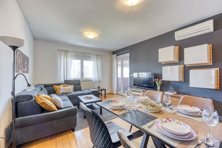 New Modern Apartment With 3 Bedrooms - Pula