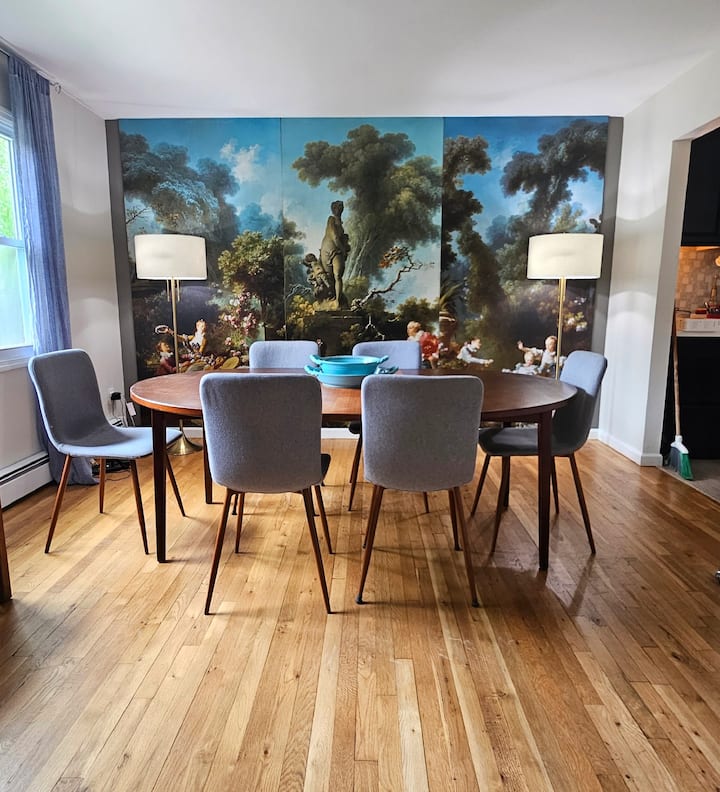 Spacious Hamptons Getaway Minutes From The Beach! - Hampton Bays, NY