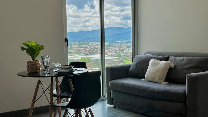 Hightopp Village | Premium Stay W/ Parking - San José