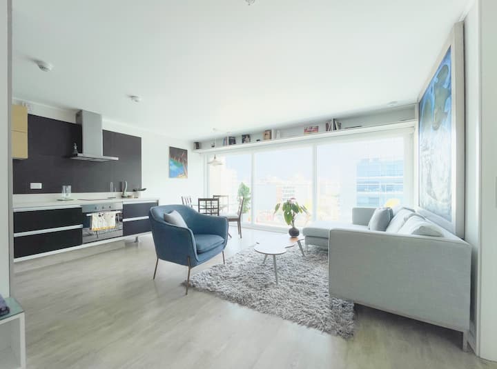 Luxury Boutique Loft | Steps From Kennedy Park - Peru