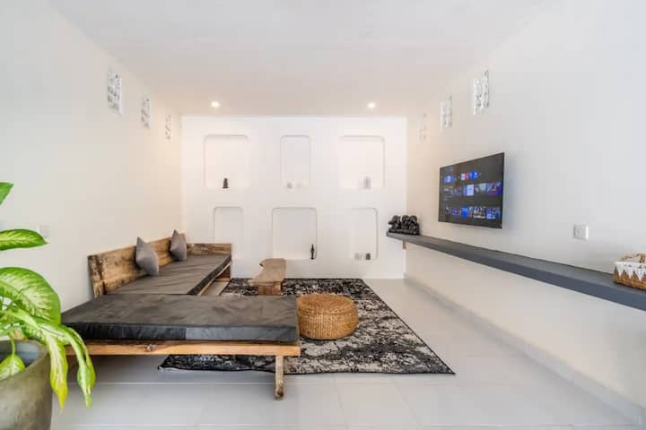 New Beautifull 3 Bedroom Villa Walk To Beach - Bali