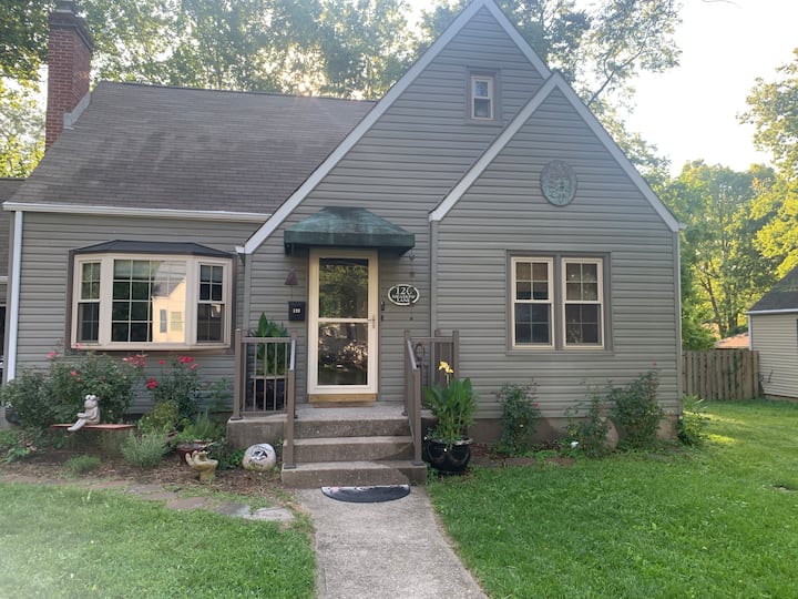 The Meadow House - Columbia, MO