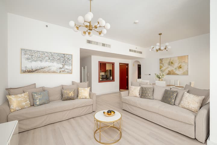 #22 Beachfront | Pool & Tram Access | Best Deal - Dubai