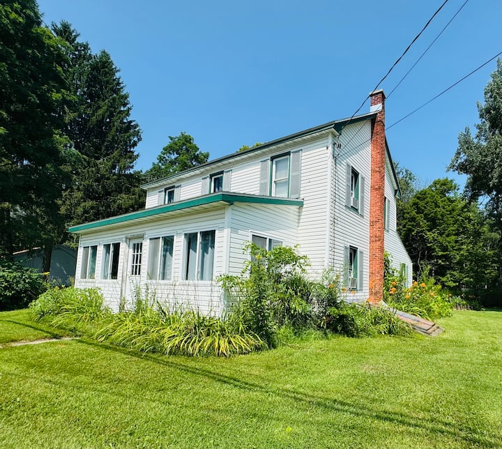 Beautiful Farmhouse Outside Of Saratoga Springs - Galway, NY