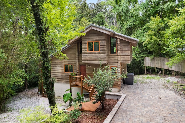 Chalet In Florida Park, 1/2 Mile From Campus - Gainesville, FL