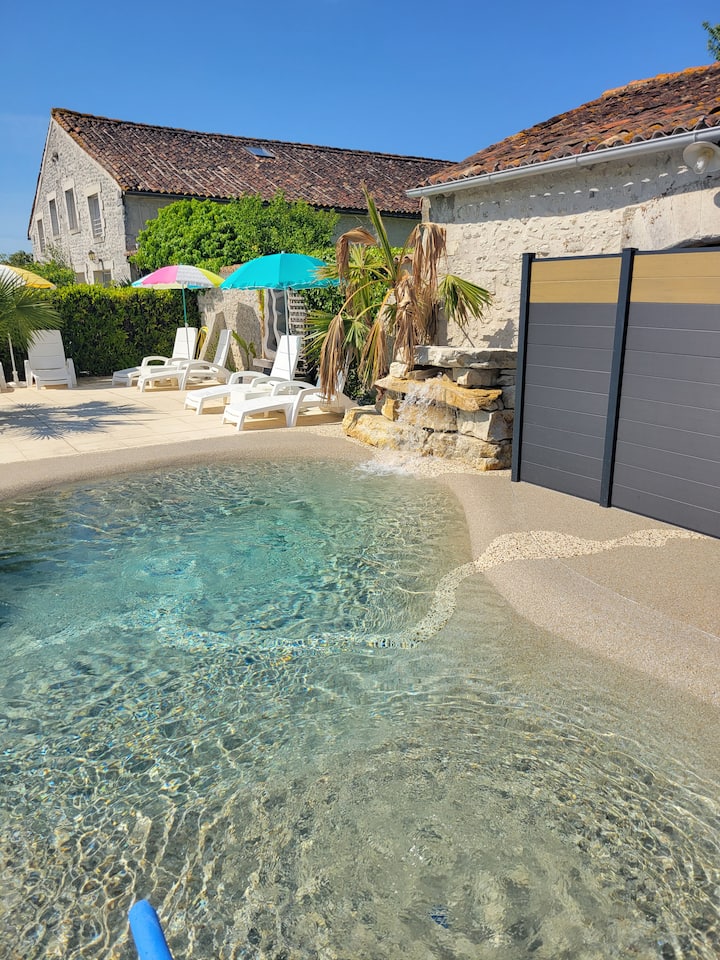 Le Figuier, Gîte Au Calme,  Avec Piscine - Charente-Maritime