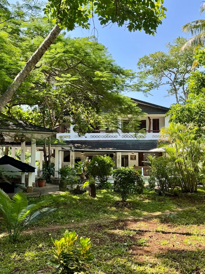 Mami Wata House -1- Bed&breakfast - Kenya