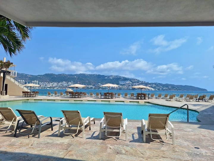 Beautiful Beachfront Apartment - Acapulco