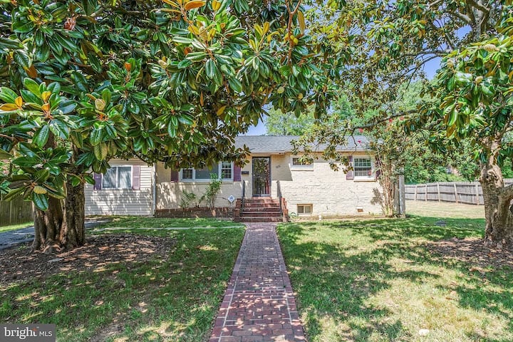 Falls Church Home Near Mosaic District & Metro - Annandale, VA