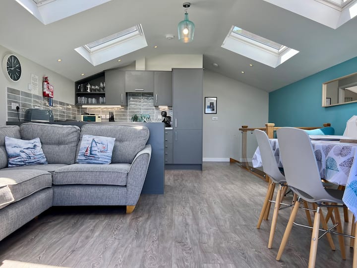 Lighthouse View 8, Golden Bay Holiday Village - Bideford