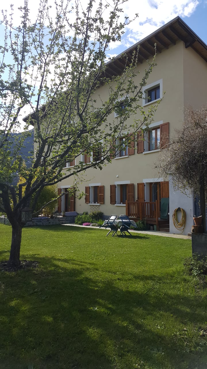 Logement Avec Accès Illimité Au Jardin - Briançon