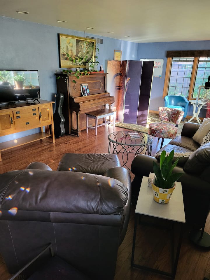 Elegant West Blvd Home W/ Cedar Sauna, Ev Charger - Rapid City, SD