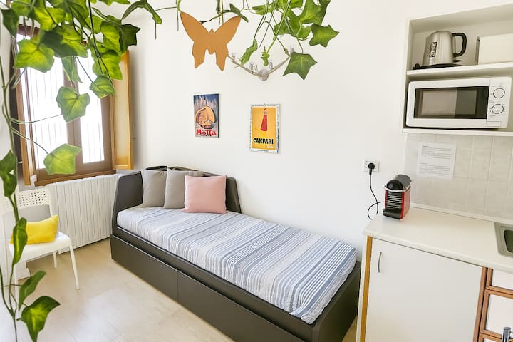 2 Metro Stops Duomo / 10 Minutes Central Station - Milan