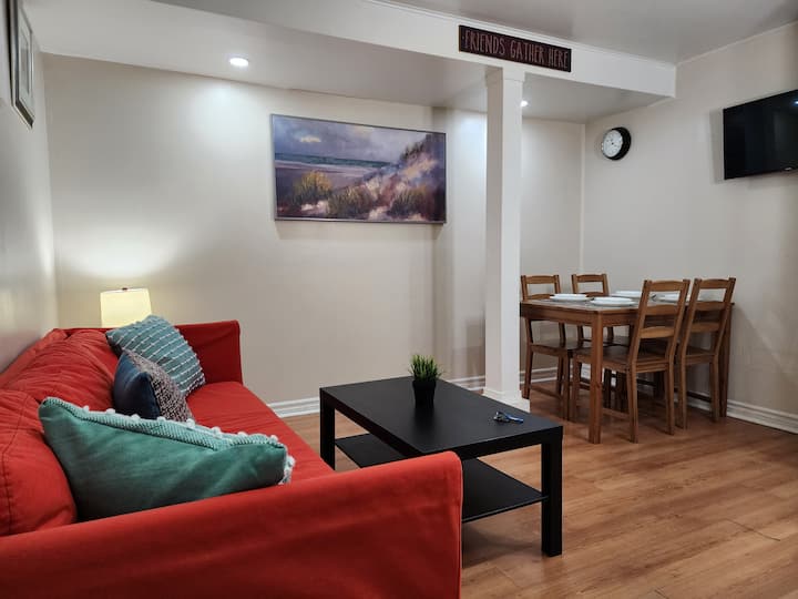 Beautiful 2 Bedroom Lower Suite In Mississauga - Oakville