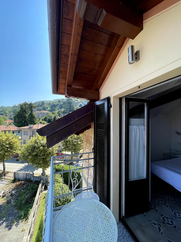 Villa Peachey Room2 In Stresa: Romantica Camera - Stresa