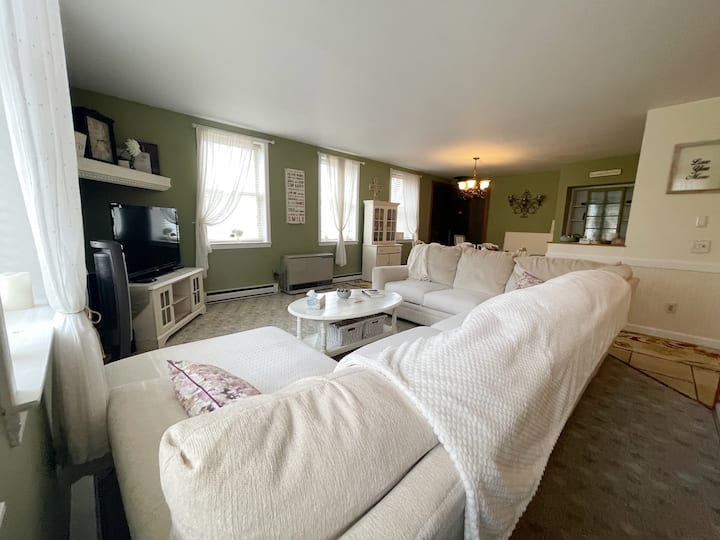 Comfy Cozy White Mountain Condo - Loon Mountain, NH