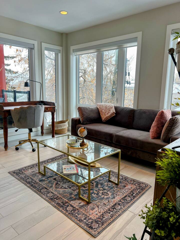 Mission On The River. Boutique 1bdrm Suite W/ Prkg - Calgary