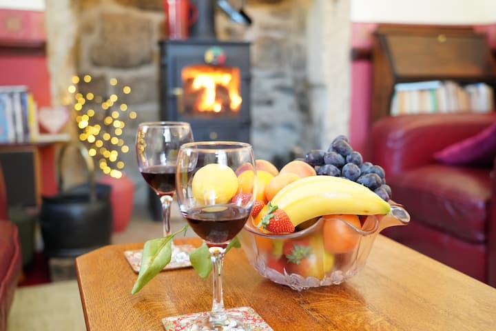 Traditional Stone Cottage With Garden, Parking & Wifi - England