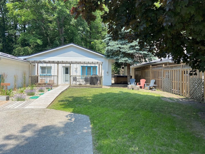Port Franks Cottage W/private Hot Tub, Sauna, Gym - Port Franks